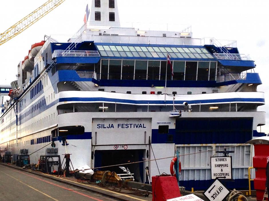 Floating Hotel Arrives in Kitimat to House 600 Alcan Workers - BCBusiness